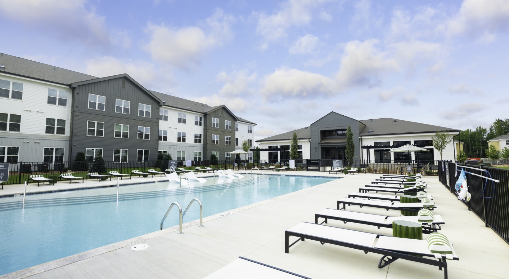 East Mint The Apartment Brothers